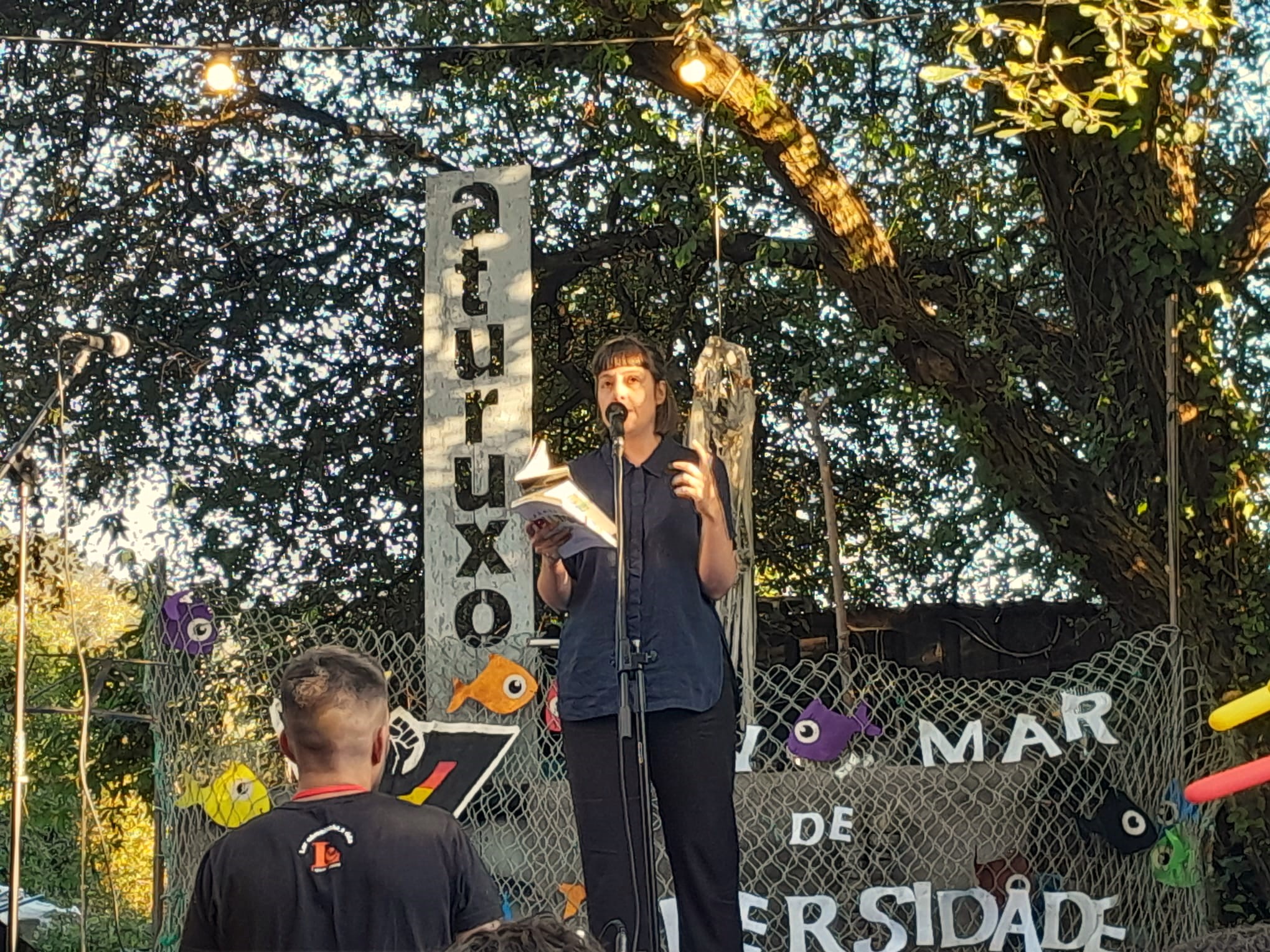 Codimo enche Bueu de versos para reivindicar a diversidade - Xornal de Bueu